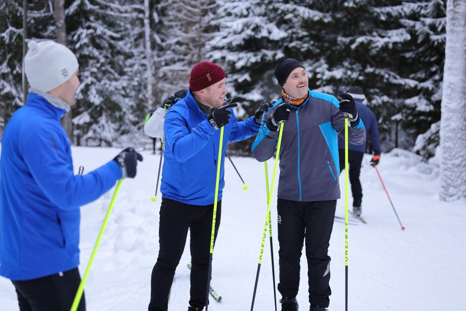 Hiihtokoulun ohjaajakoulutus - Suomen Latu